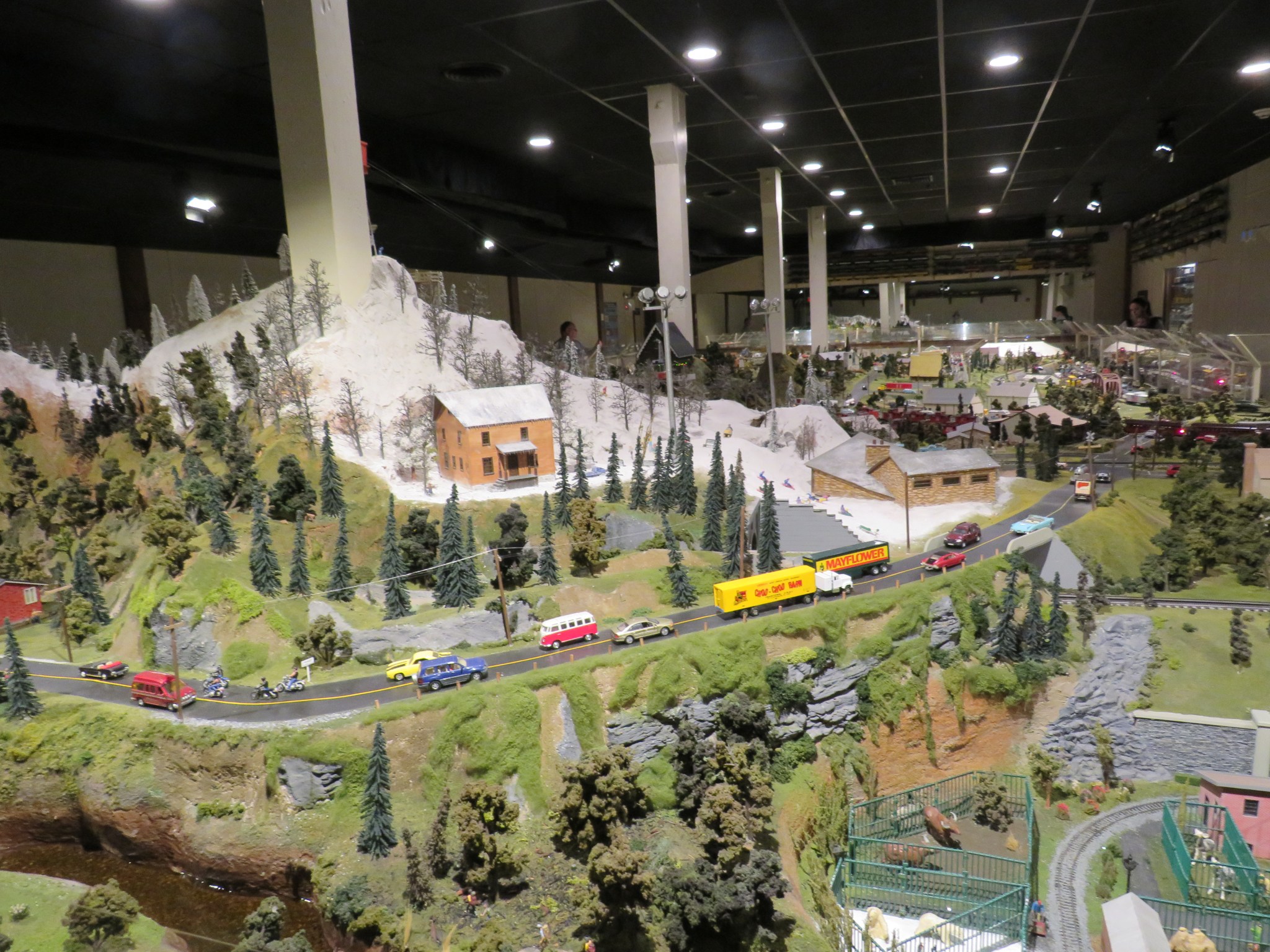 Choo Choo Barn – Traintown, U.S.A., Strasburg, Pennsylvania – John ...